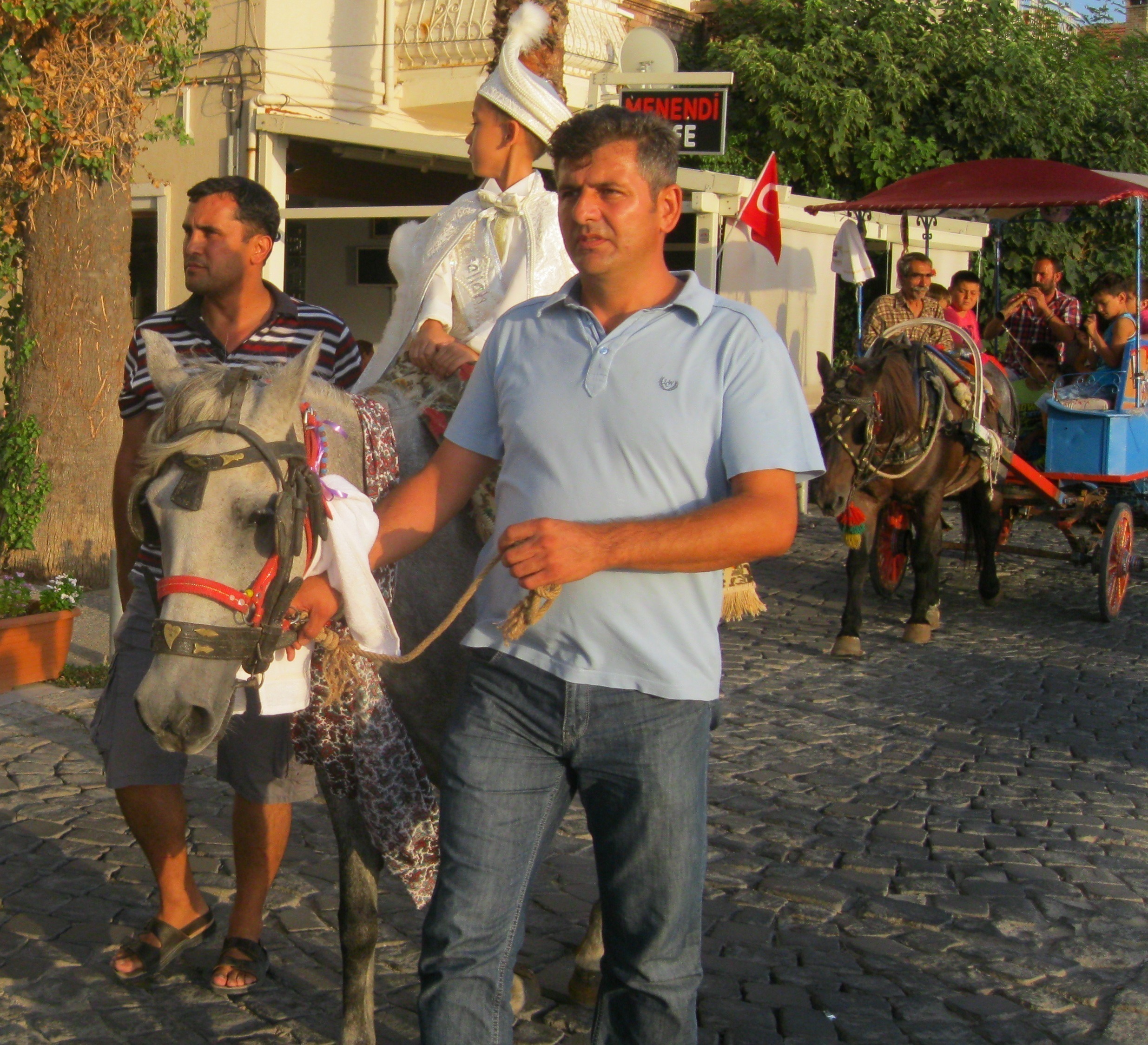 Sunnet: The First Cut is the Deepest - Inside Out In Istanbul