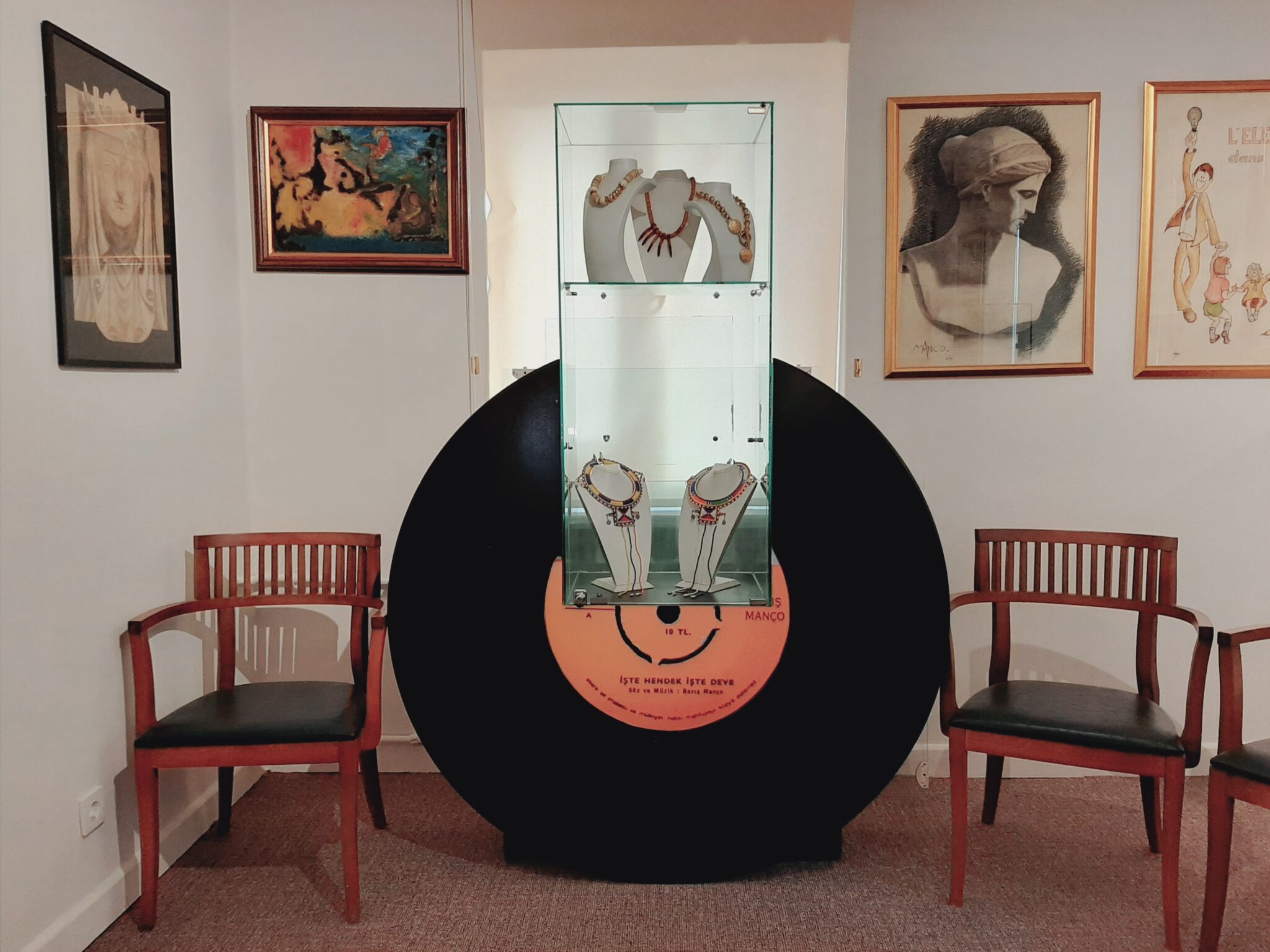 Tunel Funicular Istanbul - an Underground Funicular - Inside Out In ...